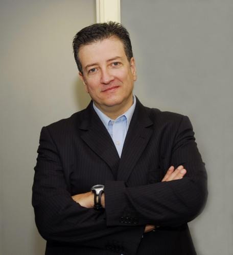 Carlos Melo – Medium
