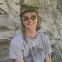 Rory Mills – Medium