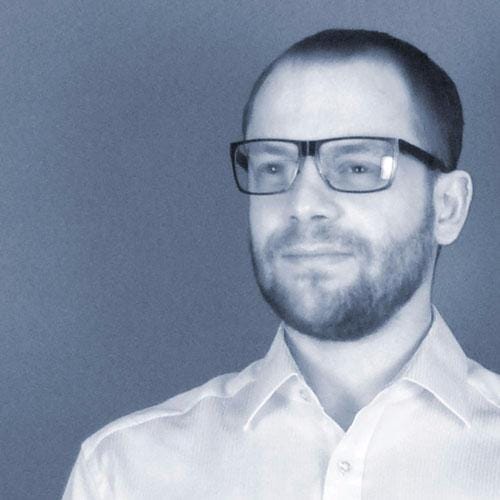Alan Currie – Medium