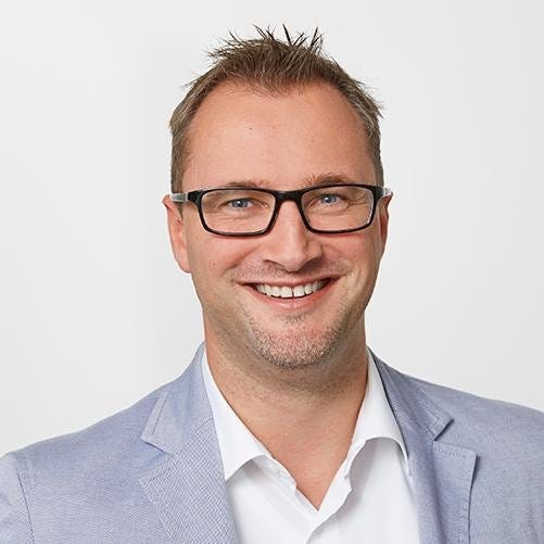 Joern Steege – Medium