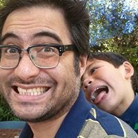 Iskandar Najmuddin – Medium