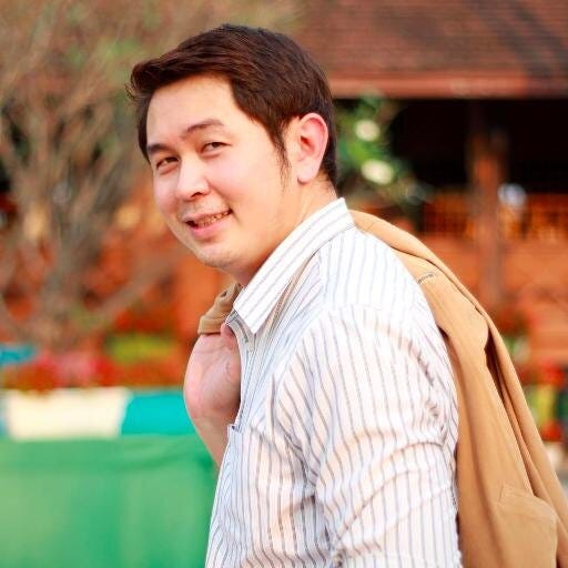 Sumet Pongphankae – Medium