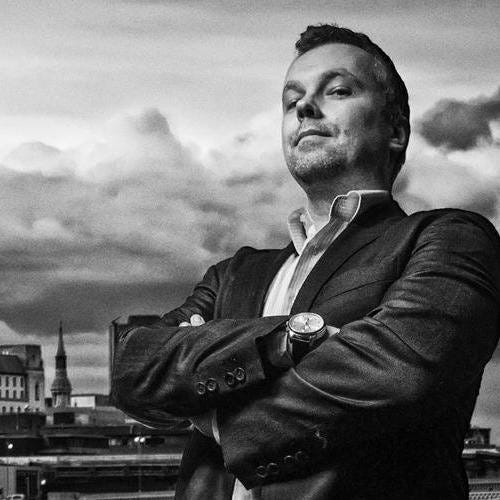 Maciej Kubat – Medium