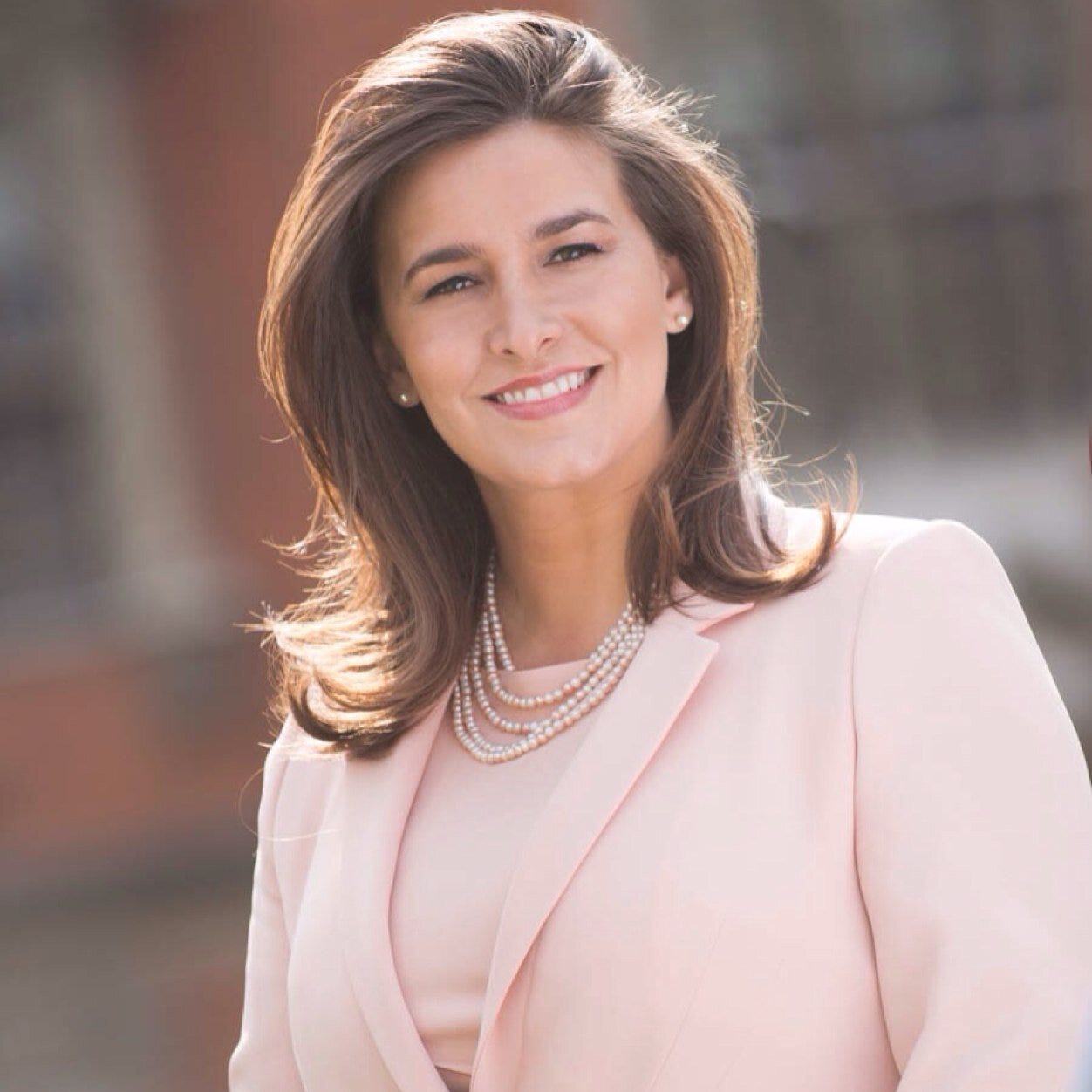 Linsi Crain – Medium