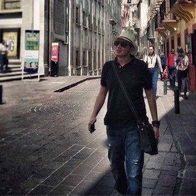 Rodrigo Zea – Medium