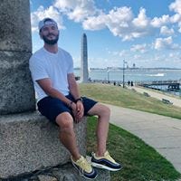 Paul Mroz – Medium