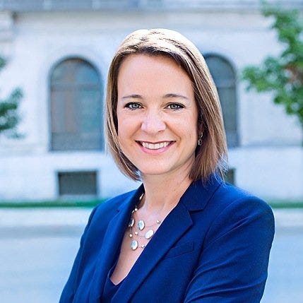 Helen Bertelli – Medium