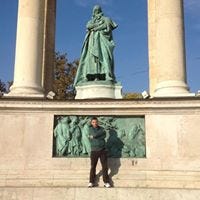 Wade Rifkin – Medium