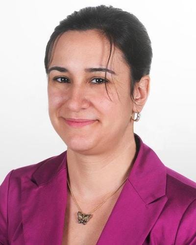 Apryl Pilolli – Medium