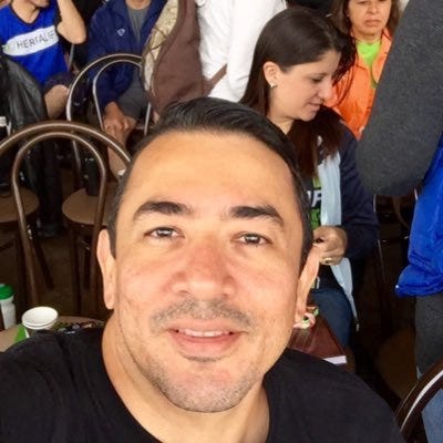 Mauricio Mora – Medium