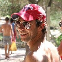 Simon Costello – Medium
