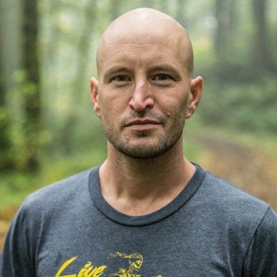 Travis Liles – Medium