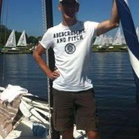 Chris Hut – Medium