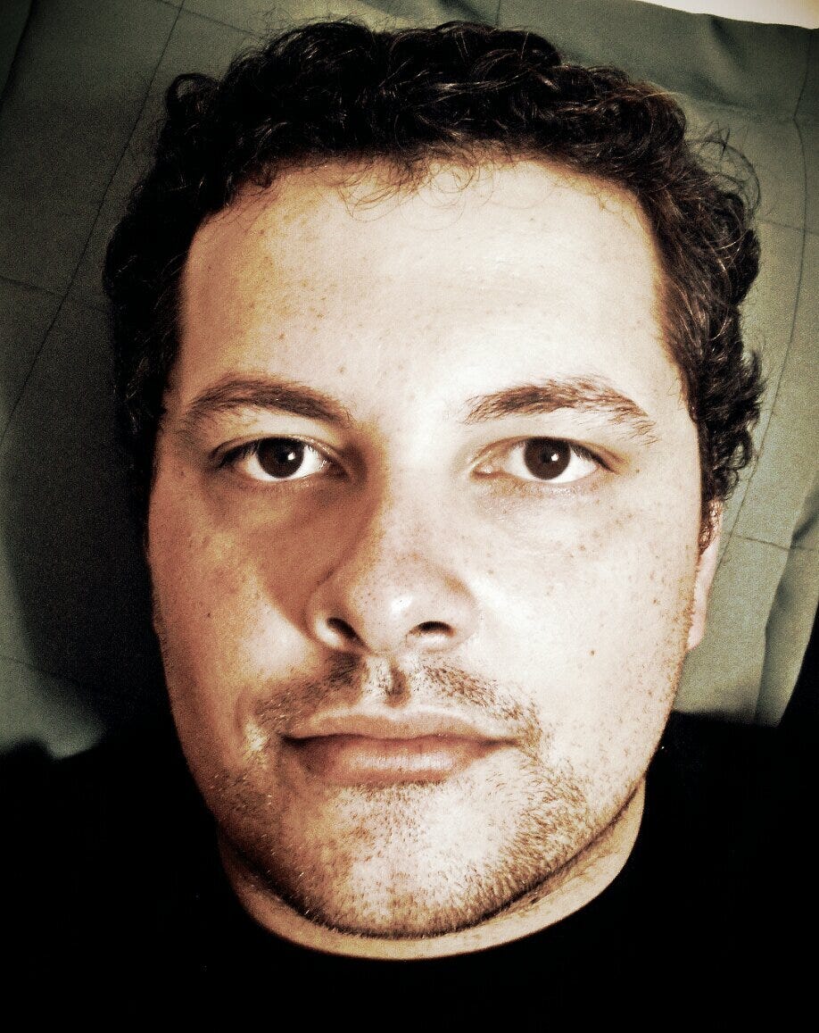 Adriano Souza – Medium