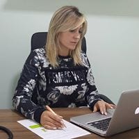 Manuela Cardoso – Medium
