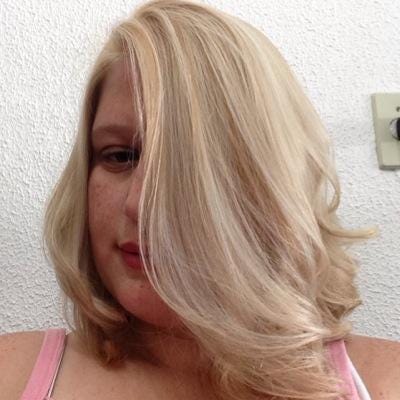 Samara Soares – Medium