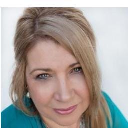 Fiona Lucas – Medium