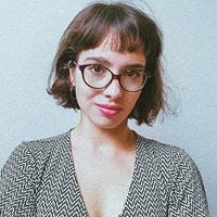 Lili Mária László – Medium