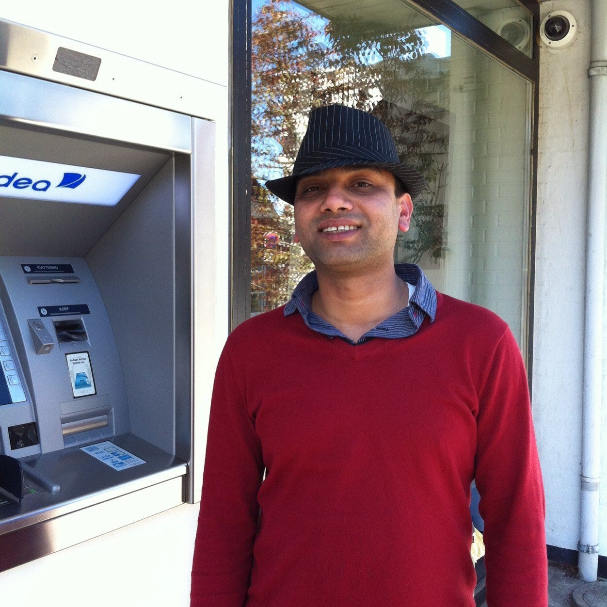 Nizam Uddin – Medium