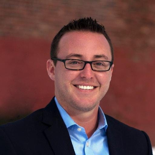 Emmett Maguire III – Medium