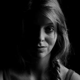 Lucy Bloomfield – Medium