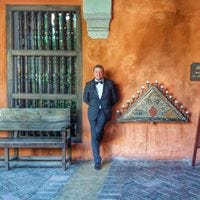 Eric Crown – Medium