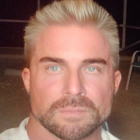 Derek Simon – Medium