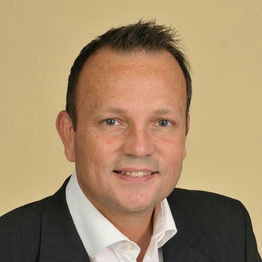 Carl Liebenberg – Medium