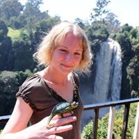 Sarah Ellis – Medium