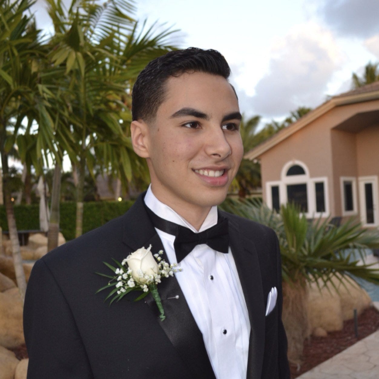 Daniel Ruiz – Medium