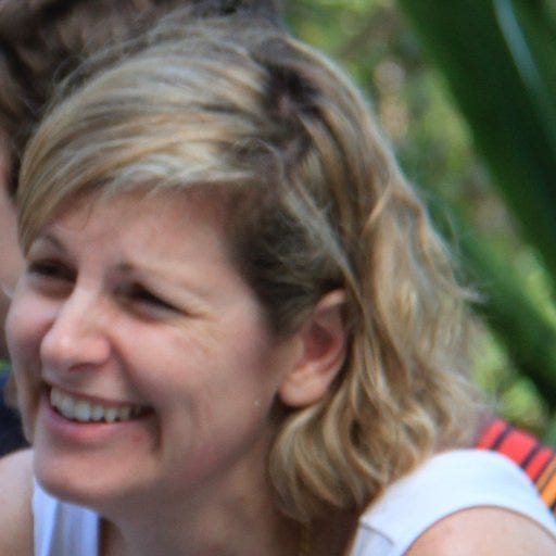Laila Hallam – Medium