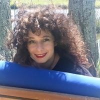 Jane Pinczuk – Medium