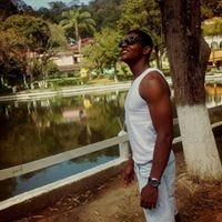 Luis Fernando Felix – Medium