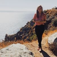 About – Zoe Simon – Medium