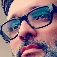 Marcelo Corrêa – Medium