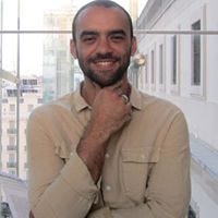 Maurício Mota – Medium
