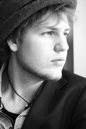 Luke Vink – Medium