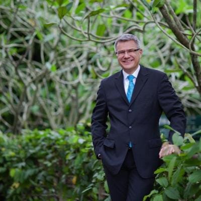 Hans Henrik Friis – Medium