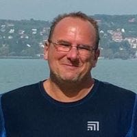 Rayner Howard – Medium