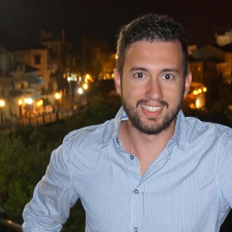 Kostas Karayannis – Medium