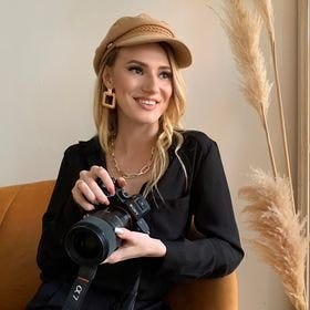 Kiara Adams – Medium