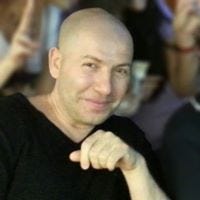 Ran Ezer – Medium
