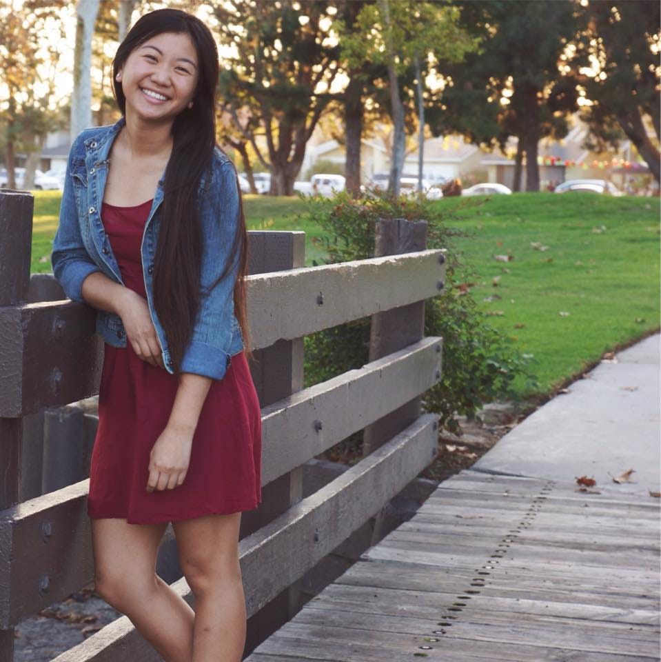 Bella Lee – Medium