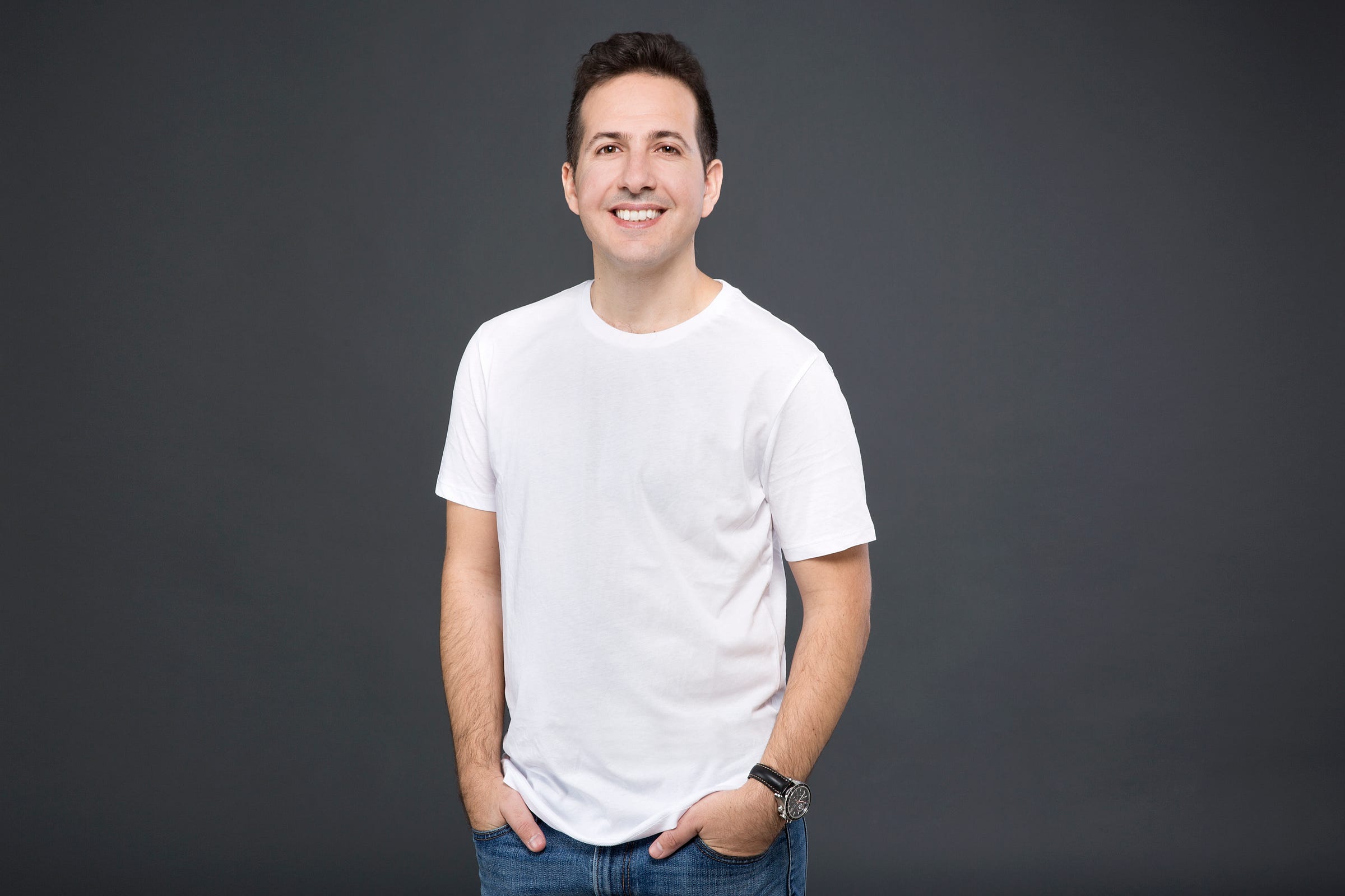 Ariel Navon – Medium