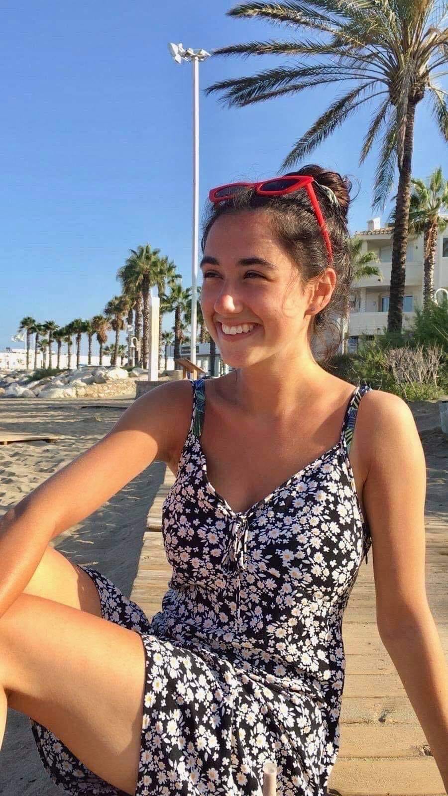Thea Kay – Medium