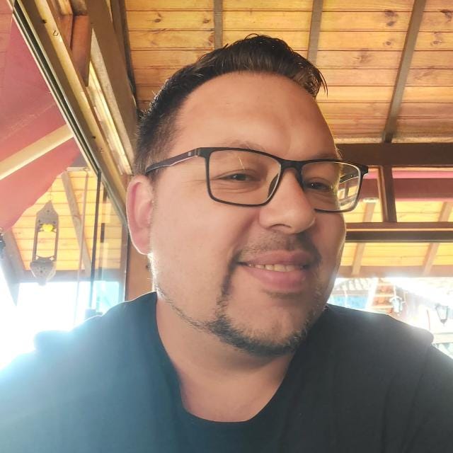 Danilo Dias – Medium