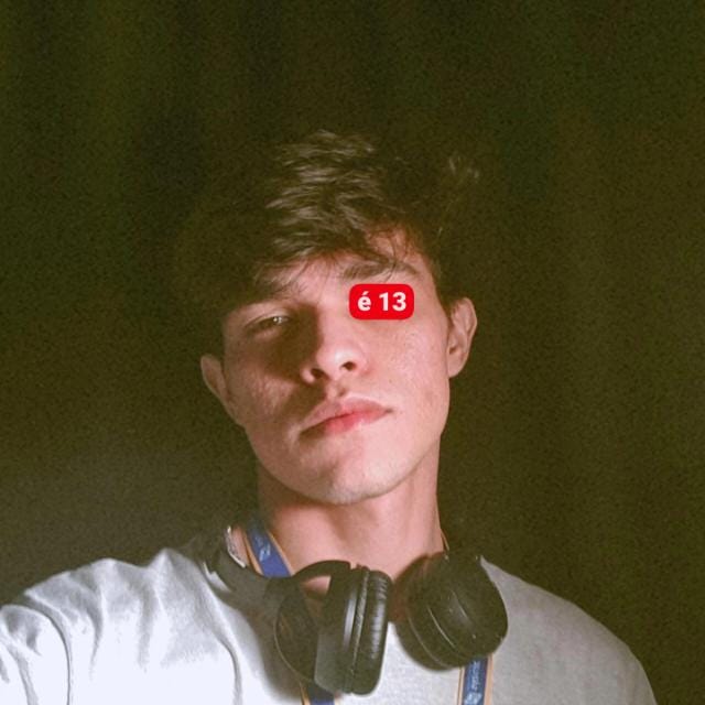 Lucas Vinicius – Medium