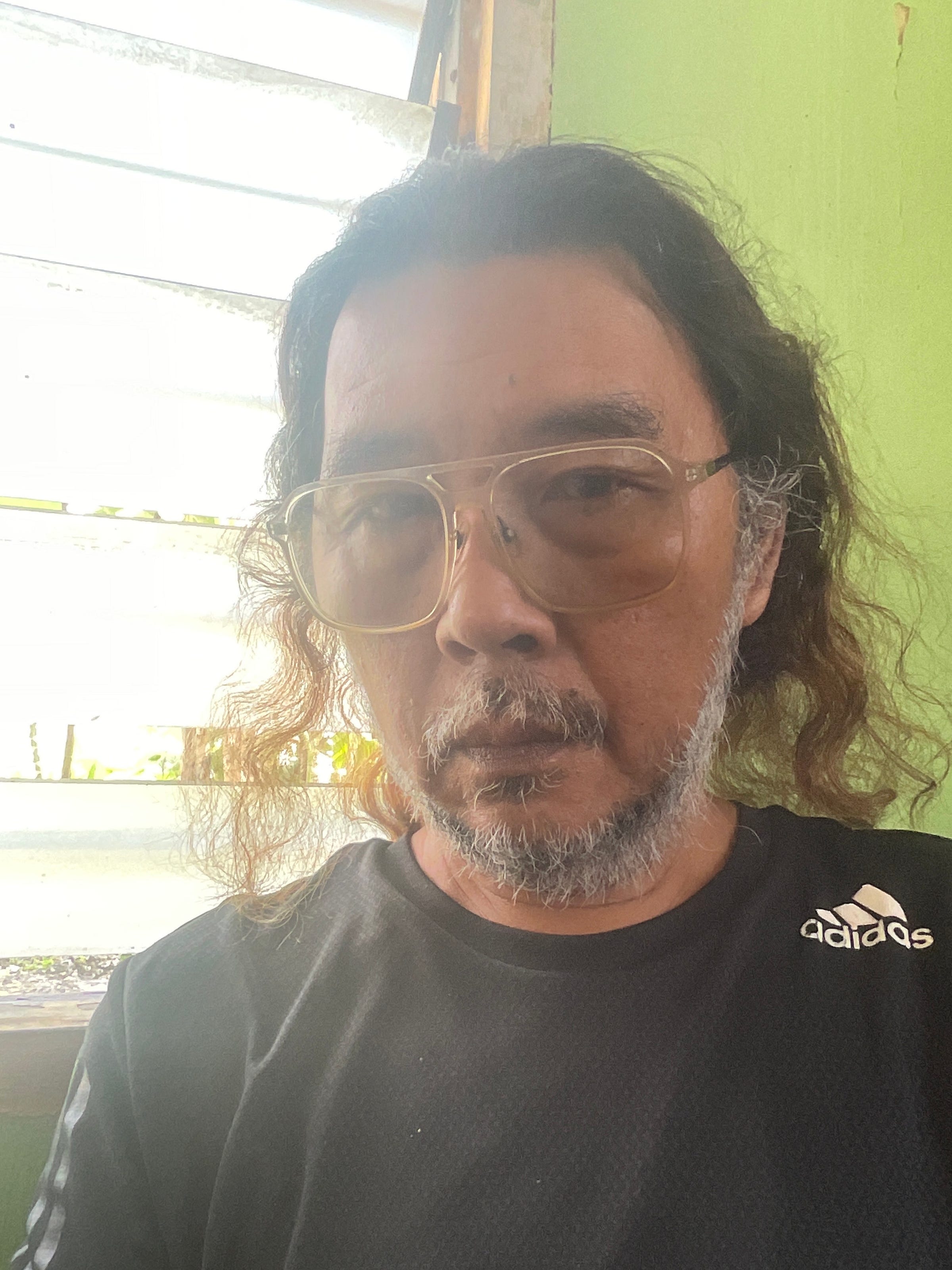 Chin kong yee – Medium