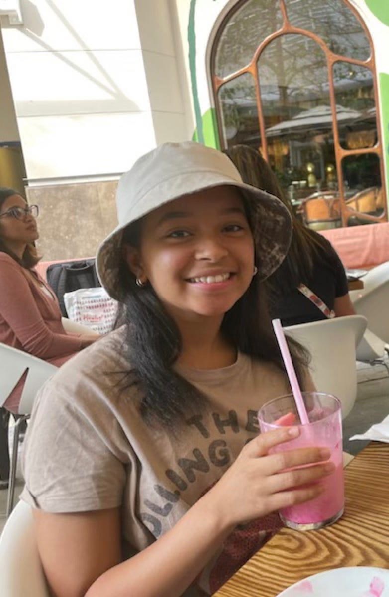 Elinor Bogale – Medium