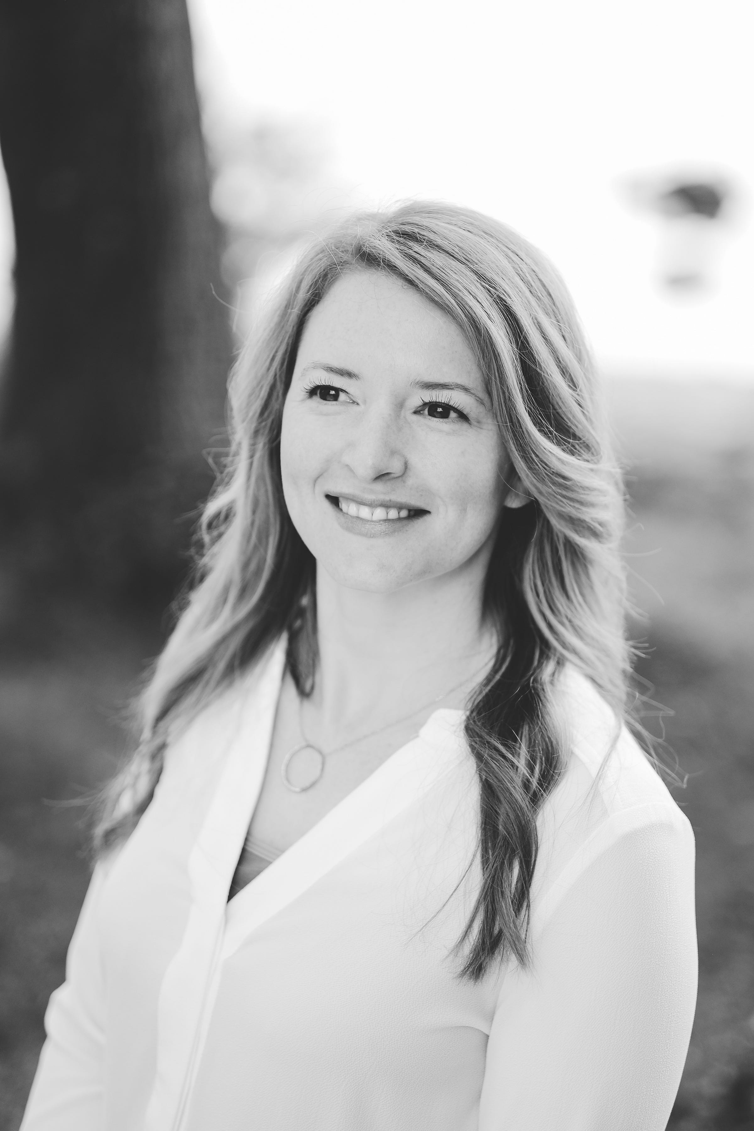 Jessica Lewes – Medium
